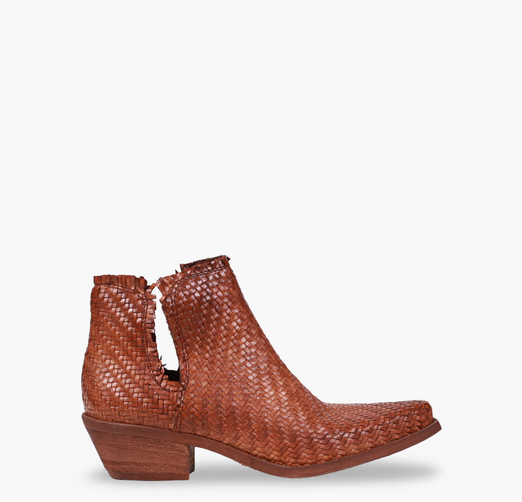 Cowboy Intreccio – Mater Terra